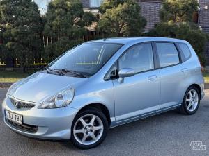 Zils Honda Jazz 2006 Alīta, ar dzinēja tilpumu 1.30 L un nobraukumu 167 tūkst. km par 2750 €, foto 3 vietnē AUTOMOTO.COM.LV