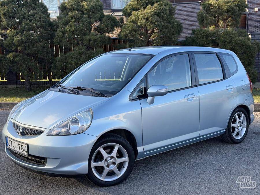 Zils Honda Jazz 2006 Alīta, ar dzinēja tilpumu 1.30 L un nobraukumu 167 tūkst. km par 2750 €, foto 3 vietnē AUTOMOTO.COM.LV
