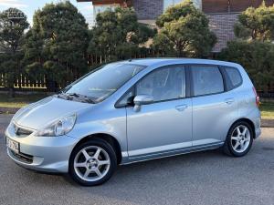 Zils Honda Jazz 2006 Alīta, ar dzinēja tilpumu 1.30 L un nobraukumu 167 tūkst. km par 2750 €, foto 4 vietnē AUTOMOTO.COM.LV
