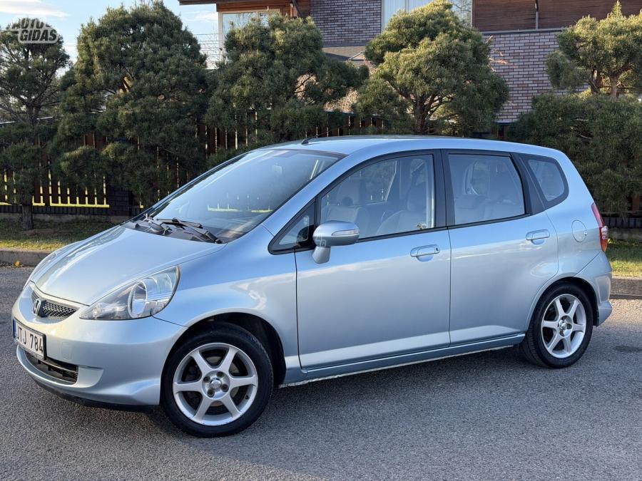 Zils Honda Jazz 2006 Alīta, ar dzinēja tilpumu 1.30 L un nobraukumu 167 tūkst. km par 2750 €, foto 4 vietnē AUTOMOTO.COM.LV