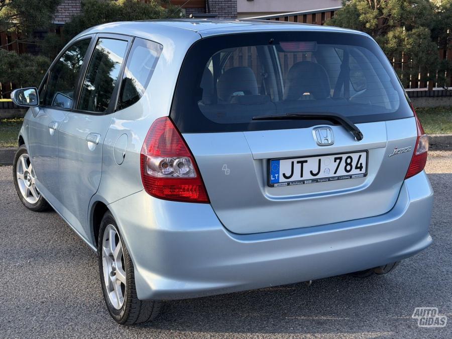 Zils Honda Jazz 2006 Alīta, ar dzinēja tilpumu 1.30 L un nobraukumu 167 tūkst. km par 2750 €, foto 11 vietnē AUTOMOTO.COM.LV