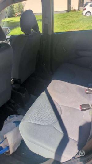 Zils Honda Jazz 2006 Druskininkai, ar dzinēja tilpumu 1.25 L un nobraukumu 207 tūkst. km par 800 €, foto 7 vietnē AUTOMOTO.COM.LV