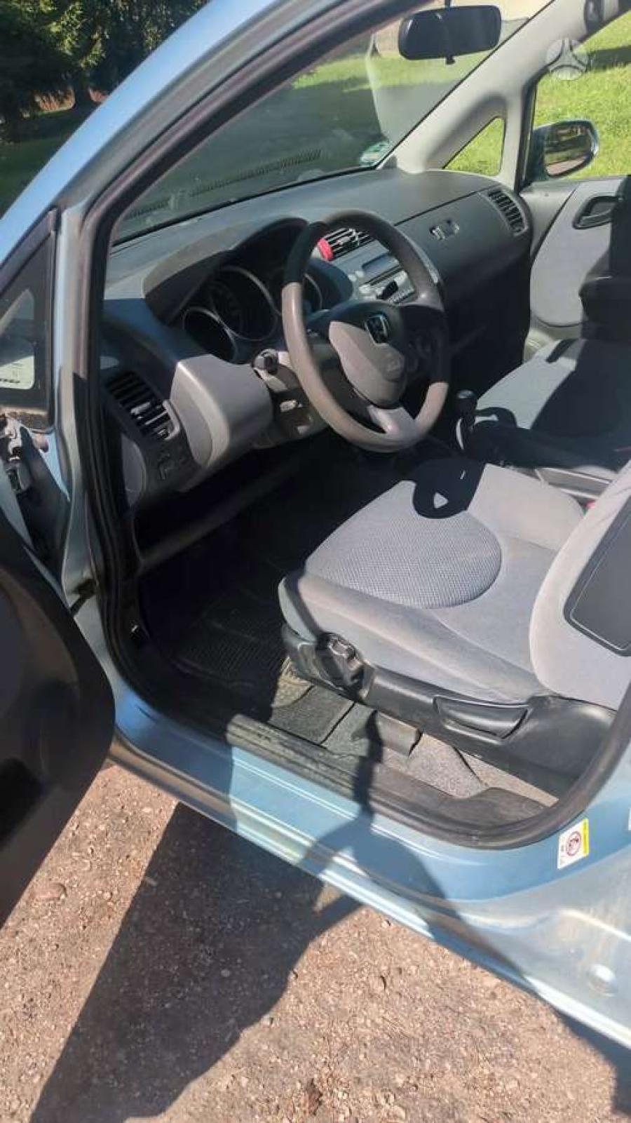 Zils Honda Jazz 2006 Druskininkai, ar dzinēja tilpumu 1.25 L un nobraukumu 207 tūkst. km par 800 €, foto 8 vietnē AUTOMOTO.COM.LV