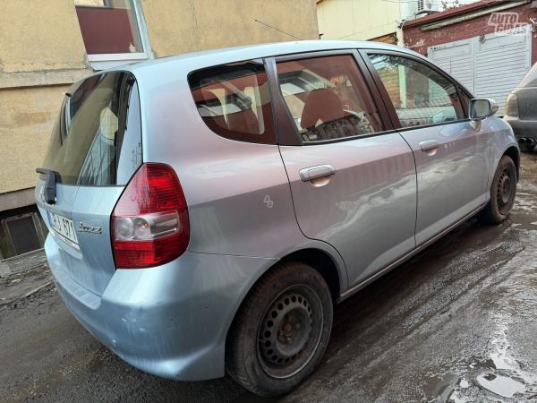 Zils Honda Jazz 2007 Kauņa, ar dzinēja tilpumu 1.30 L un nobraukumu 200 tūkst. km par 2200 €, foto 5 vietnē AUTOMOTO.COM.LV