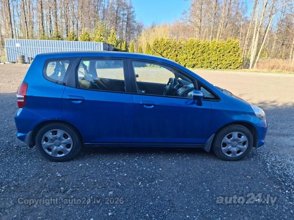 Zils Honda Jazz 2007 Tallina, ar dzinēja tilpumu 1.30 L un nobraukumu 286 tūkst. km par 699 €, foto 8 vietnē AUTOMOTO.COM.LV