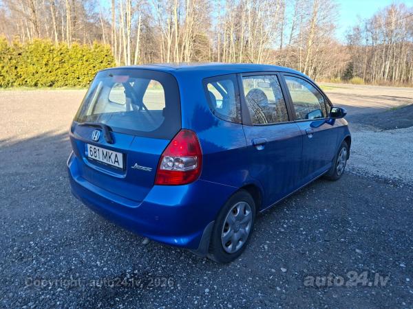 Zils Honda Jazz 2007 Tallina, ar dzinēja tilpumu 1.30 L un nobraukumu 286 tūkst. km par 699 €, foto 9 vietnē AUTOMOTO.COM.LV