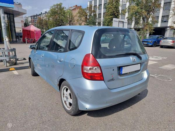 Zils Honda Jazz 2007 Viļņa, ar dzinēja tilpumu 1.34 L un nobraukumu 219 tūkst. km par 1999 €, foto 3 vietnē AUTOMOTO.COM.LV