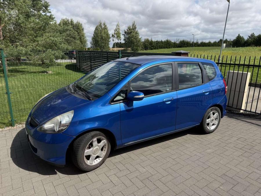 Blue Honda Jazz 2007 in Klaipeda, with an engine capacity of 1.34 L and mileage of 159 thousand km for 2300 €, photo 1 on AUTOMOTO.COM.LV