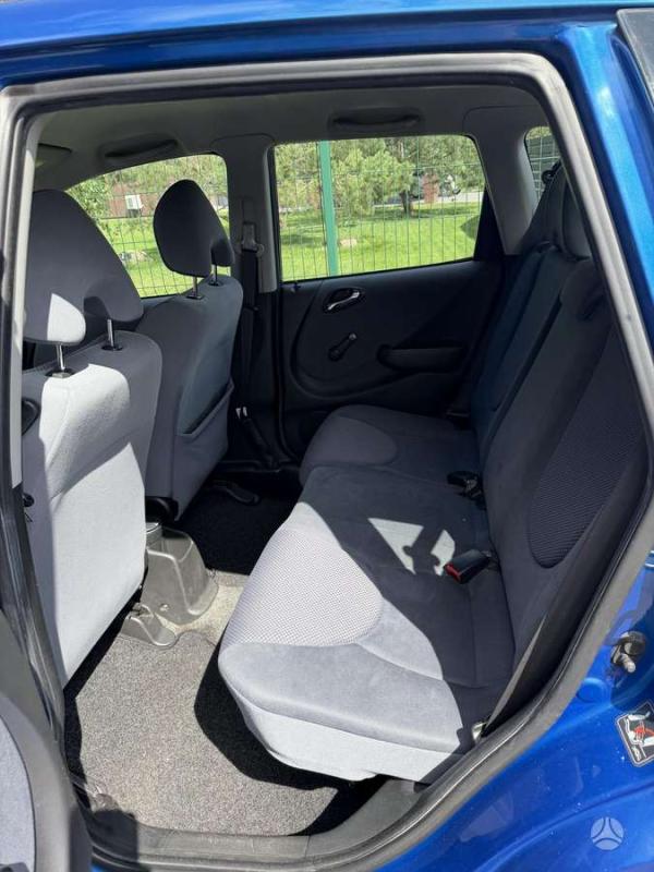 Blue Honda Jazz 2007 in Klaipeda, with an engine capacity of 1.34 L and mileage of 159 thousand km for 2300 €, photo 9 on AUTOMOTO.COM.LV