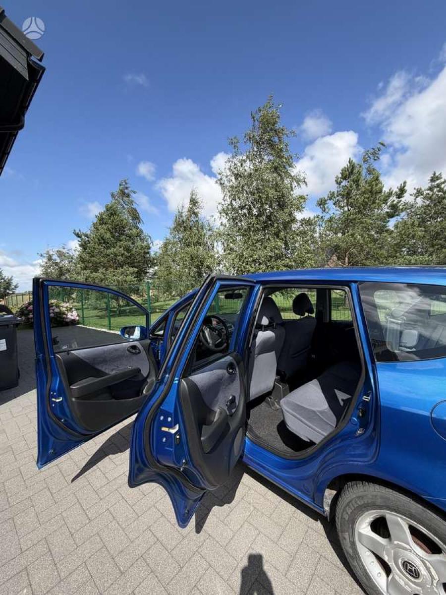 Blue Honda Jazz 2007 in Klaipeda, with an engine capacity of 1.34 L and mileage of 159 thousand km for 2300 €, photo 11 on AUTOMOTO.COM.LV