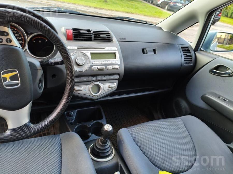 Zils Honda Jazz 2007 Rīga, ar dzinēja tilpumu 1.40 L un nobraukumu 248 tūkst. km par 950 €, foto 4 vietnē AUTOMOTO.COM.LV