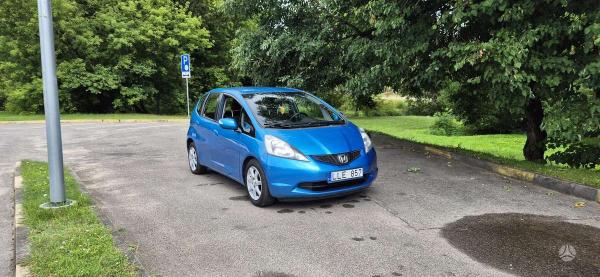 Zils Honda Jazz 2008 Viļņa, ar dzinēja tilpumu 1.34 L un nobraukumu 218 tūkst. km par 3000 €, foto 1 vietnē AUTOMOTO.COM.LV