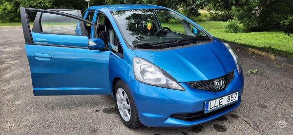 Zils Honda Jazz 2008 Viļņa, ar dzinēja tilpumu 1.34 L un nobraukumu 218 tūkst. km par 3000 €, foto 2 vietnē AUTOMOTO.COM.LV