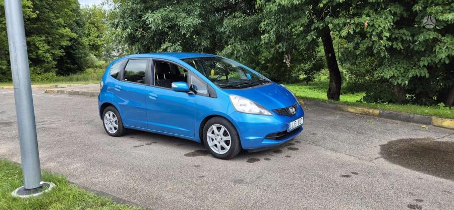 Zils Honda Jazz 2008 Viļņa, ar dzinēja tilpumu 1.34 L un nobraukumu 218 tūkst. km par 3000 €, foto 8 vietnē AUTOMOTO.COM.LV