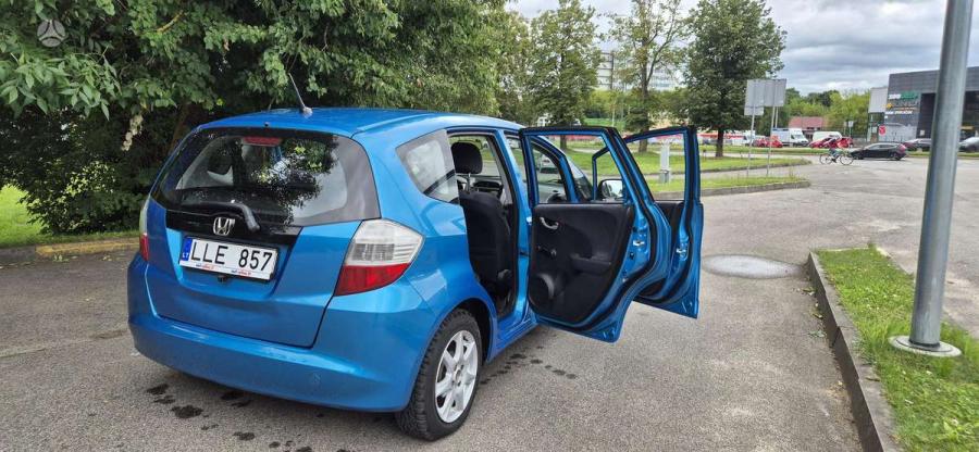 Zils Honda Jazz 2008 Viļņa, ar dzinēja tilpumu 1.34 L un nobraukumu 218 tūkst. km par 3000 €, foto 10 vietnē AUTOMOTO.COM.LV