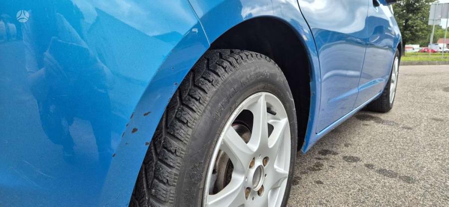 Zils Honda Jazz 2008 Viļņa, ar dzinēja tilpumu 1.34 L un nobraukumu 218 tūkst. km par 3000 €, foto 20 vietnē AUTOMOTO.COM.LV