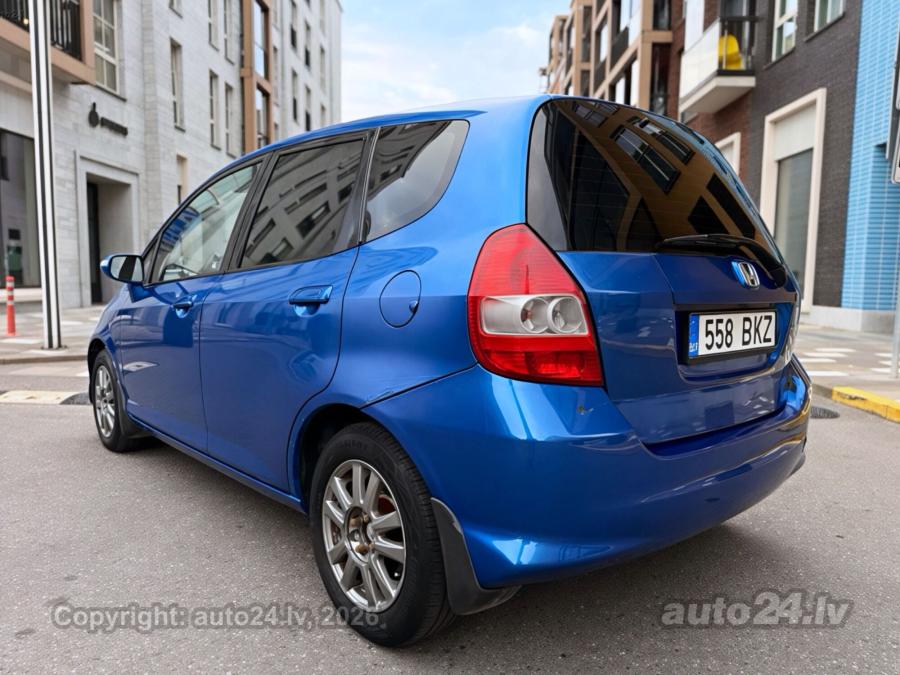 Zils Honda Jazz 2008 Tallina, ar dzinēja tilpumu 1.30 L un nobraukumu 250 tūkst. km par 1499 €, foto 5 vietnē AUTOMOTO.COM.LV