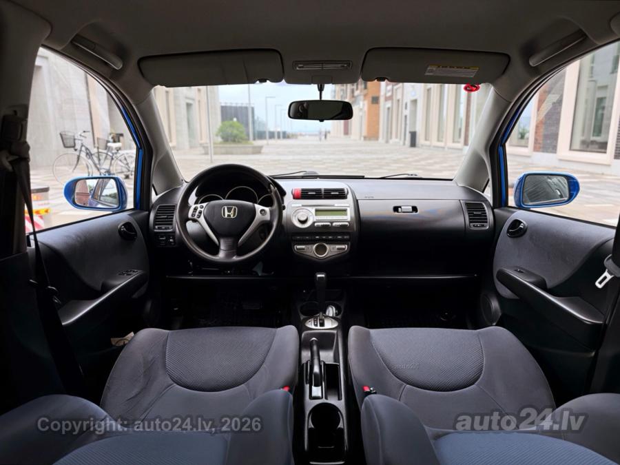 Zils Honda Jazz 2008 Tallina, ar dzinēja tilpumu 1.30 L un nobraukumu 250 tūkst. km par 1499 €, foto 12 vietnē AUTOMOTO.COM.LV