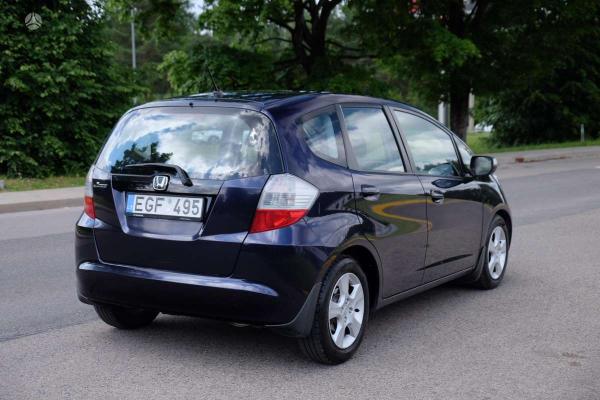 Zils Honda Jazz 2009 Viļņa, ar dzinēja tilpumu 1.34 L un nobraukumu 220 tūkst. km par 3450 €, foto 6 vietnē AUTOMOTO.COM.LV