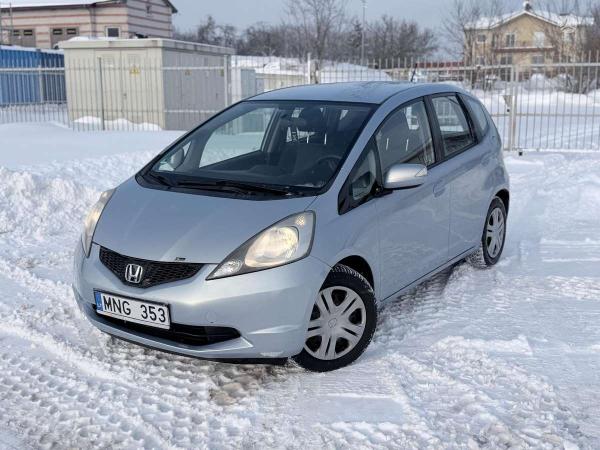 Blue Honda Jazz 2010 in Vilnius, with an engine capacity of 1.34 L and mileage of 223 thousand km for 3500 €, photo 2 on AUTOMOTO.COM.LV