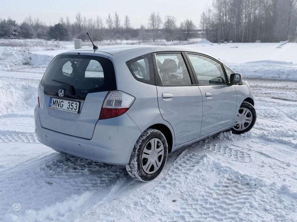 Blue Honda Jazz 2010 in Vilnius, with an engine capacity of 1.34 L and mileage of 223 thousand km for 3500 €, photo 4 on AUTOMOTO.COM.LV