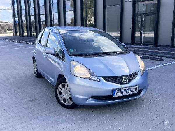 Zils Honda Jazz 2010 Viļņa, ar dzinēja tilpumu 1.34 L un nobraukumu 0 tūkst. km par 2999 €, foto 1 vietnē AUTOMOTO.COM.LV