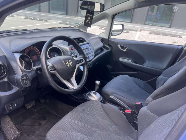 Zils Honda Jazz 2010 Viļņa, ar dzinēja tilpumu 1.34 L un nobraukumu 0 tūkst. km par 2999 €, foto 5 vietnē AUTOMOTO.COM.LV