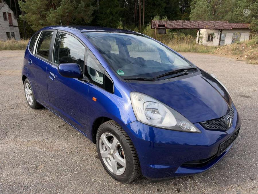 Blue Honda Jazz 2010 in Utena, with an engine capacity of 1.20 L and mileage of 135 thousand km for 3200 €, photo 7 on AUTOMOTO.COM.LV