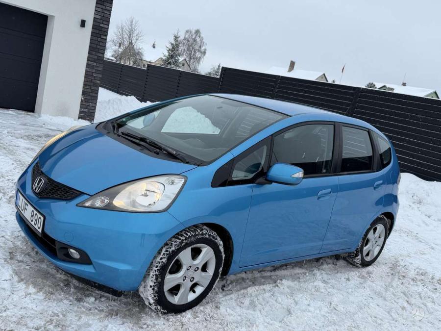 Blue Honda Jazz 2011 in Vilnius, with an engine capacity of 1.34 L and mileage of 224 thousand km for 3750 €, photo 1 on AUTOMOTO.COM.LV