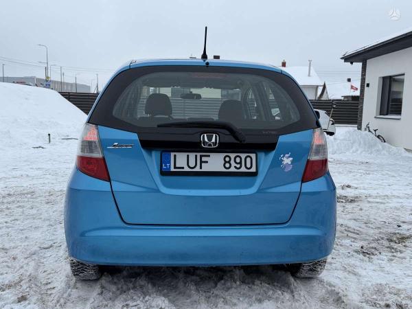 Zils Honda Jazz 2011 Viļņa, ar dzinēja tilpumu 1.34 L un nobraukumu 224 tūkst. km par 3750 €, foto 4 vietnē AUTOMOTO.COM.LV