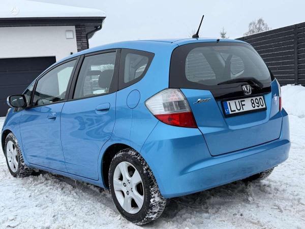Zils Honda Jazz 2011 Viļņa, ar dzinēja tilpumu 1.34 L un nobraukumu 224 tūkst. km par 3750 €, foto 5 vietnē AUTOMOTO.COM.LV