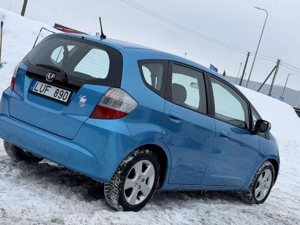 Zils Honda Jazz 2011 Viļņa, ar dzinēja tilpumu 1.34 L un nobraukumu 224 tūkst. km par 3750 €, foto 6 vietnē AUTOMOTO.COM.LV