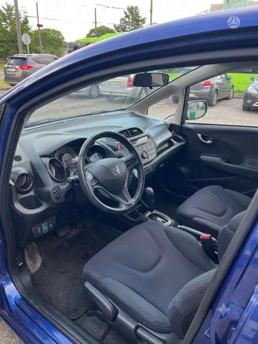 Zils Honda Jazz 2011 Kauņa, ar dzinēja tilpumu 1.34 L un nobraukumu 234 tūkst. km par 4498 €, foto 13 vietnē AUTOMOTO.COM.LV