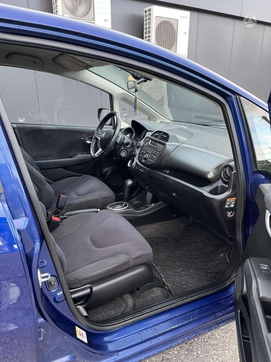 Zils Honda Jazz 2011 Kauņa, ar dzinēja tilpumu 1.34 L un nobraukumu 234 tūkst. km par 4498 €, foto 14 vietnē AUTOMOTO.COM.LV