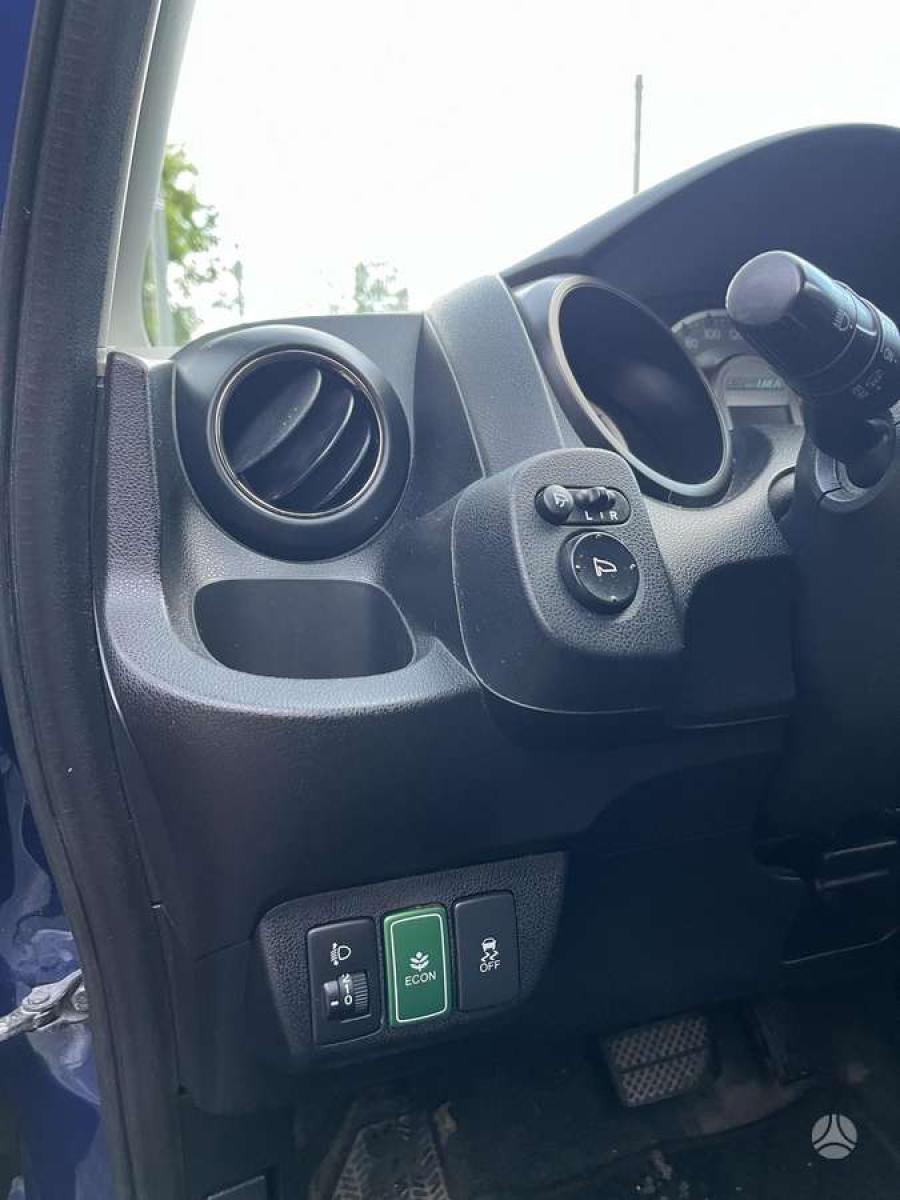 Zils Honda Jazz 2011 Kauņa, ar dzinēja tilpumu 1.34 L un nobraukumu 234 tūkst. km par 4498 €, foto 17 vietnē AUTOMOTO.COM.LV