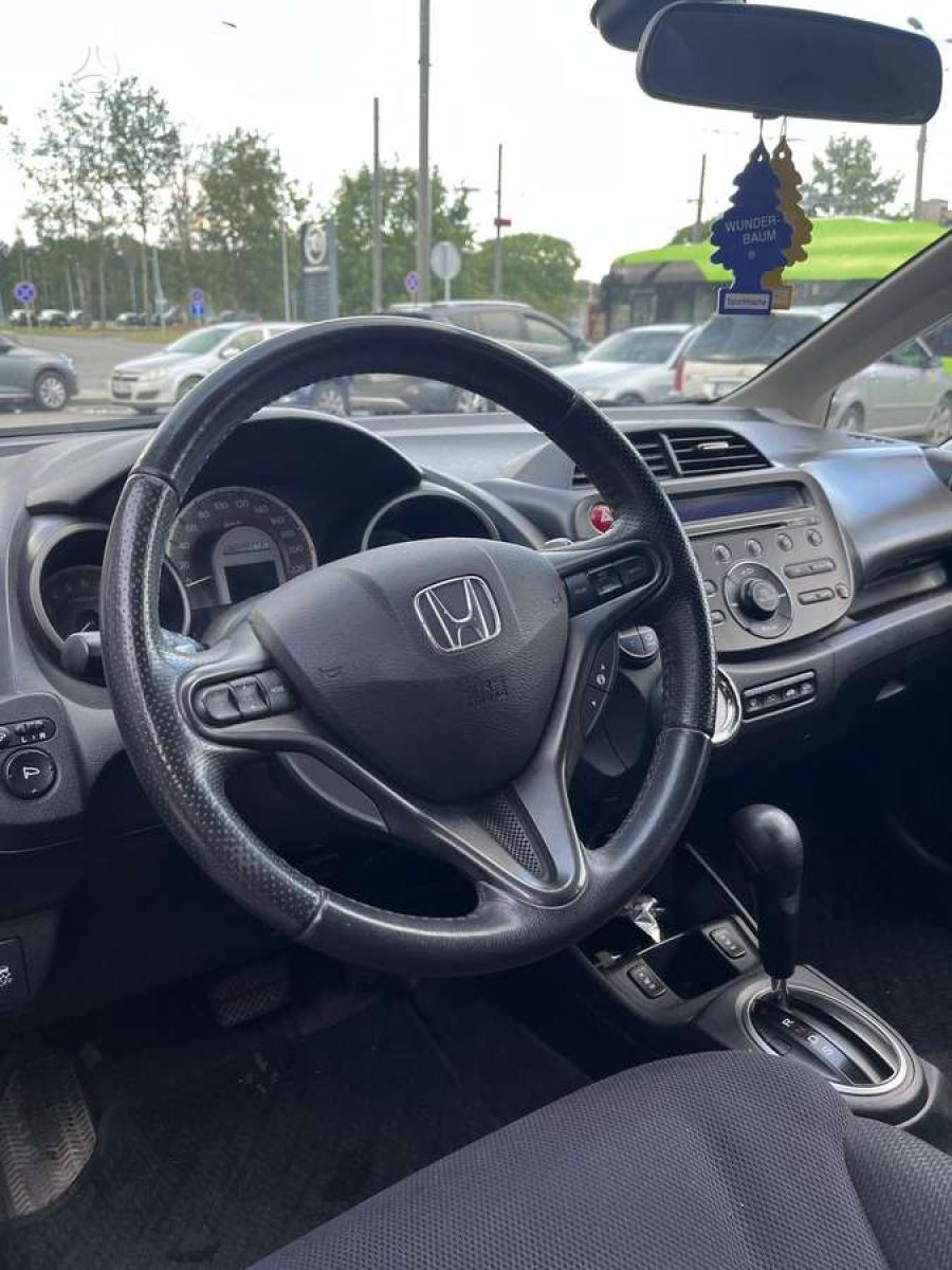 Zils Honda Jazz 2011 Kauņa, ar dzinēja tilpumu 1.34 L un nobraukumu 234 tūkst. km par 4498 €, foto 18 vietnē AUTOMOTO.COM.LV