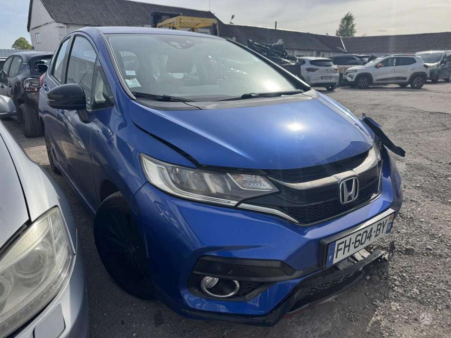 Blue Honda Jazz 2019 in Taurage, with an engine capacity of 1.50 L and mileage of 91 thousand km for 5700 €, photo 3 on AUTOMOTO.COM.LV