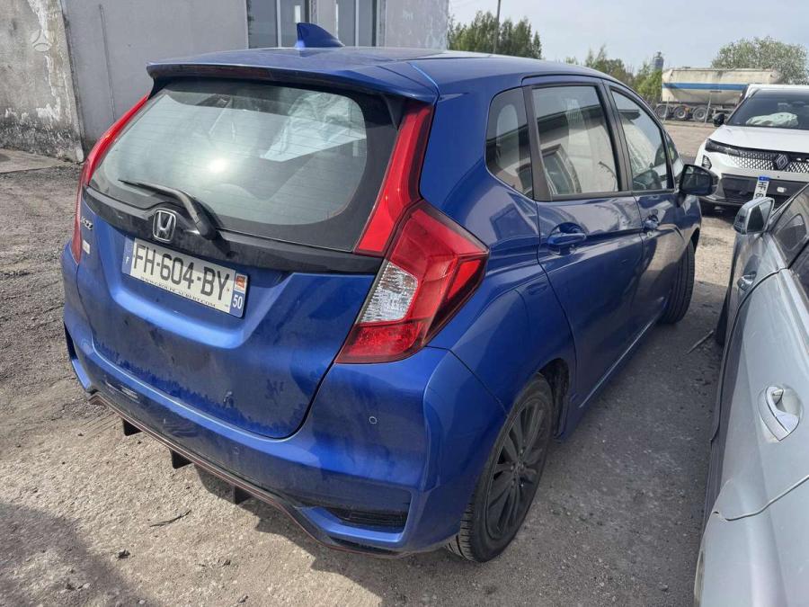 Blue Honda Jazz 2019 in Taurage, with an engine capacity of 1.50 L and mileage of 91 thousand km for 5700 €, photo 8 on AUTOMOTO.COM.LV