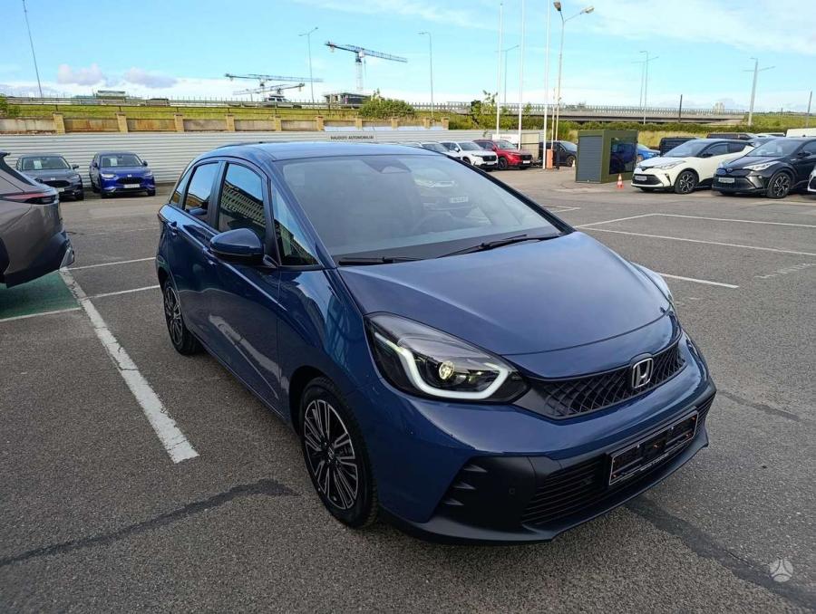 Zils Honda Jazz 2026 Viļņa, ar dzinēja tilpumu 1.50 L un nobraukumu 0 tūkst. km par 24990 €, foto 4 vietnē AUTOMOTO.COM.LV