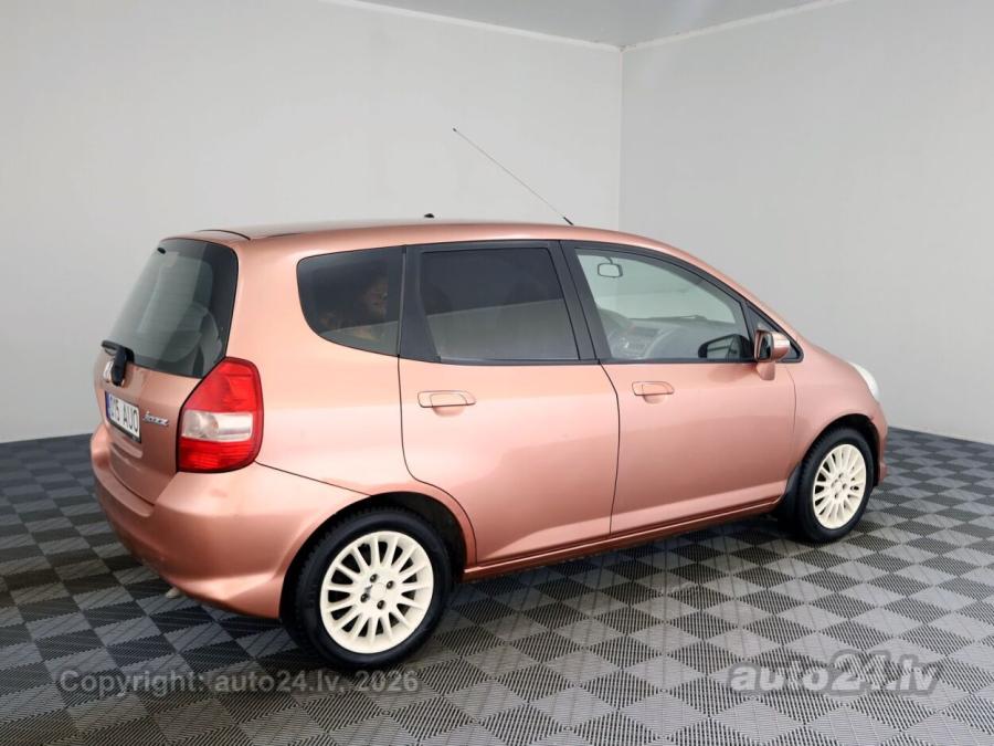 Brown Honda Jazz 2005 in Tallinn, with an engine capacity of 1.30 L and mileage of 138 thousand km for 1299 €, photo 3 on AUTOMOTO.COM.LV