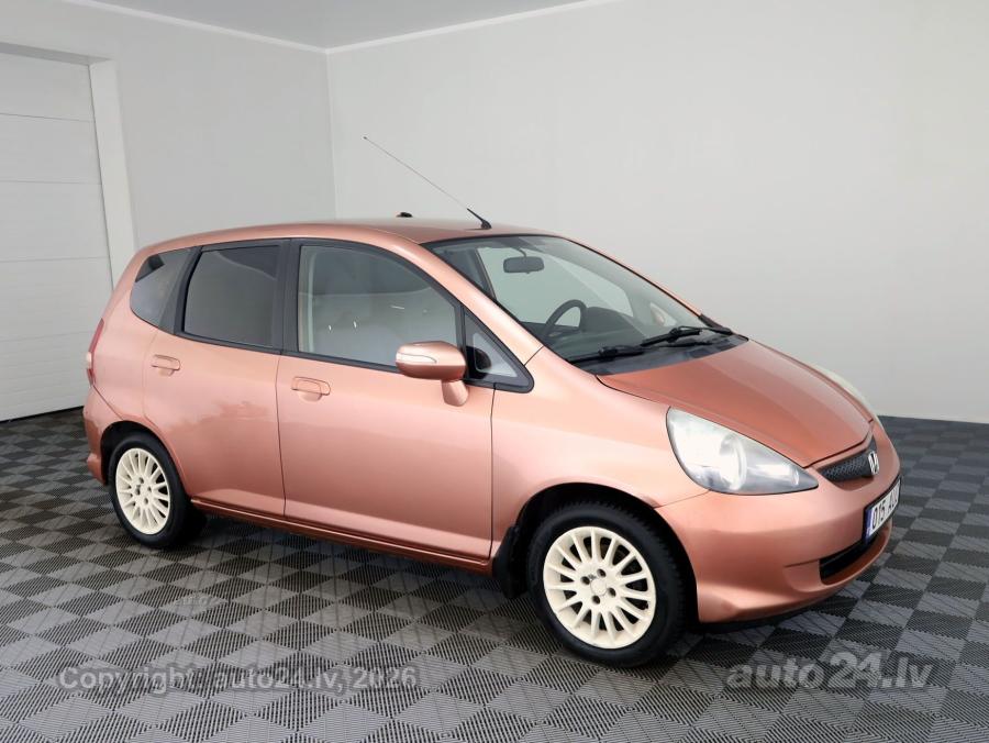 Brown Honda Jazz 2005 in Tallinn, with an engine capacity of 1.30 L and mileage of 138 thousand km for 999 €, photo 1 on AUTOMOTO.COM.LV