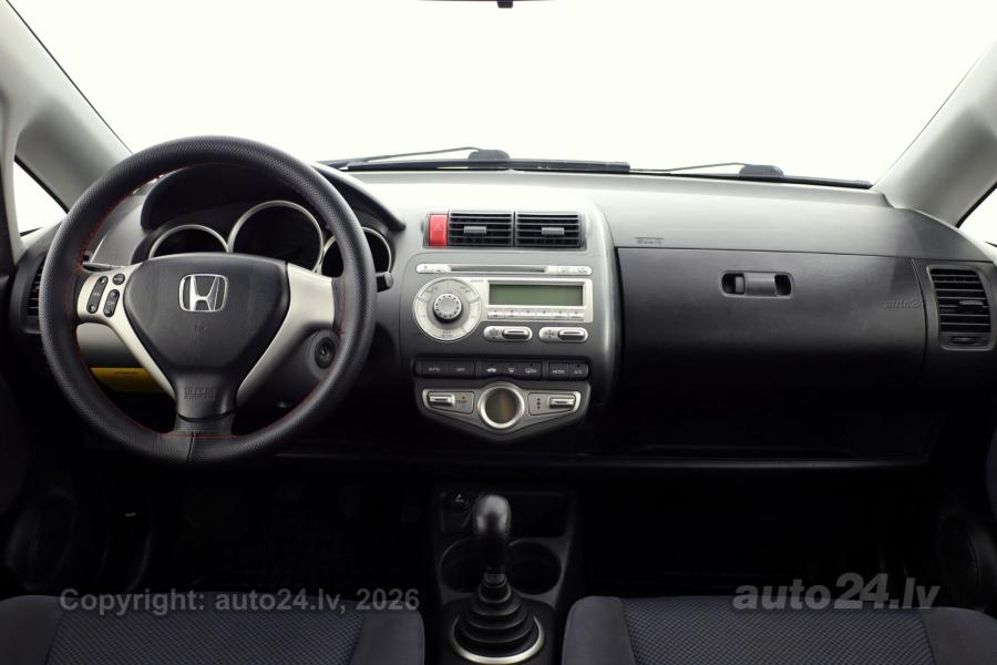 Brown Honda Jazz 2005 in Tallinn, with an engine capacity of 1.30 L and mileage of 138 thousand km for 999 €, photo 6 on AUTOMOTO.COM.LV