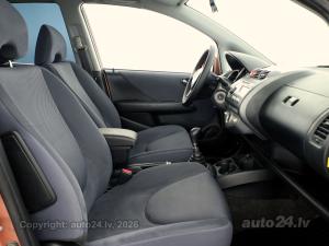 Brown Honda Jazz 2005 in Tallinn, with an engine capacity of 1.30 L and mileage of 138 thousand km for 999 €, photo 7 on AUTOMOTO.COM.LV