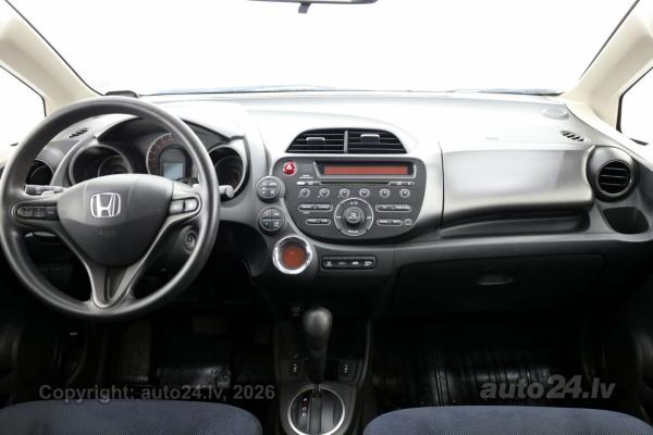 Brown Honda Jazz 2011 in Tallinn, with an engine capacity of 1.30 L and mileage of 108 thousand km for 2499 €, photo 6 on AUTOMOTO.COM.LV