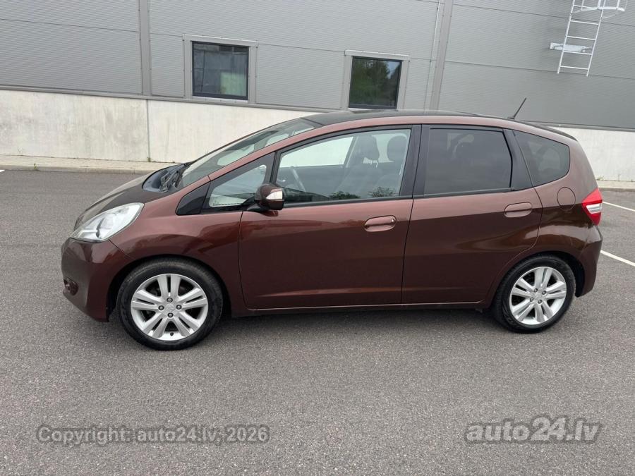 Brown Honda Jazz 2012 in Tallinn, with an engine capacity of 1.30 L and mileage of 132 thousand km for 4700 €, photo 3 on AUTOMOTO.COM.LV