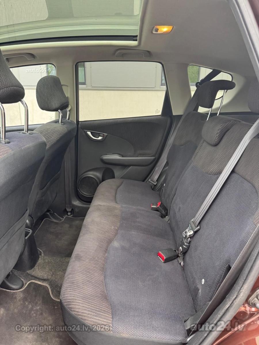 Brown Honda Jazz 2012 in Tallinn, with an engine capacity of 1.30 L and mileage of 132 thousand km for 4700 €, photo 9 on AUTOMOTO.COM.LV