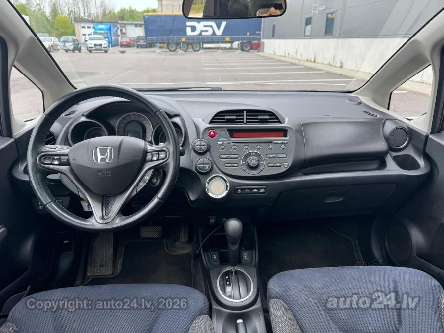 Brown Honda Jazz 2012 in Tallinn, with an engine capacity of 1.30 L and mileage of 132 thousand km for 4700 €, photo 10 on AUTOMOTO.COM.LV
