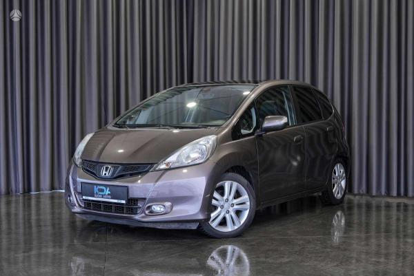 Brūns Honda Jazz 2014 Marijampole, ar dzinēja tilpumu 1.34 L un nobraukumu 217 tūkst. km par 6650 €, foto 5 vietnē AUTOMOTO.COM.LV