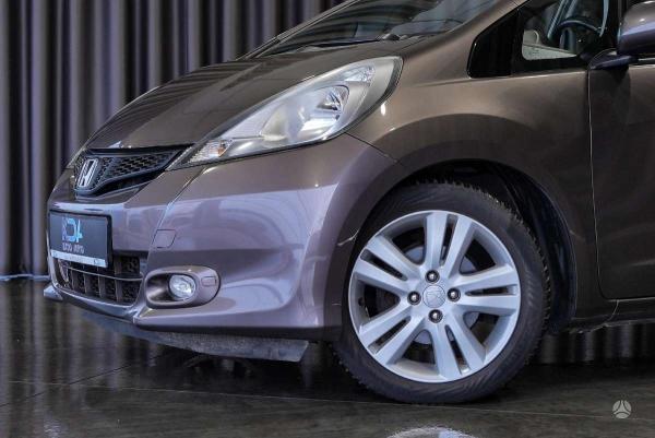 Brūns Honda Jazz 2014 Marijampole, ar dzinēja tilpumu 1.34 L un nobraukumu 217 tūkst. km par 6650 €, foto 6 vietnē AUTOMOTO.COM.LV