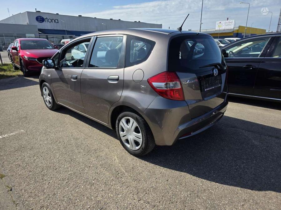 Brown Honda Jazz 2014 in Siauliai, with an engine capacity of 1.20 L and mileage of 85 thousand km for 4900 €, photo 7 on AUTOMOTO.COM.LV